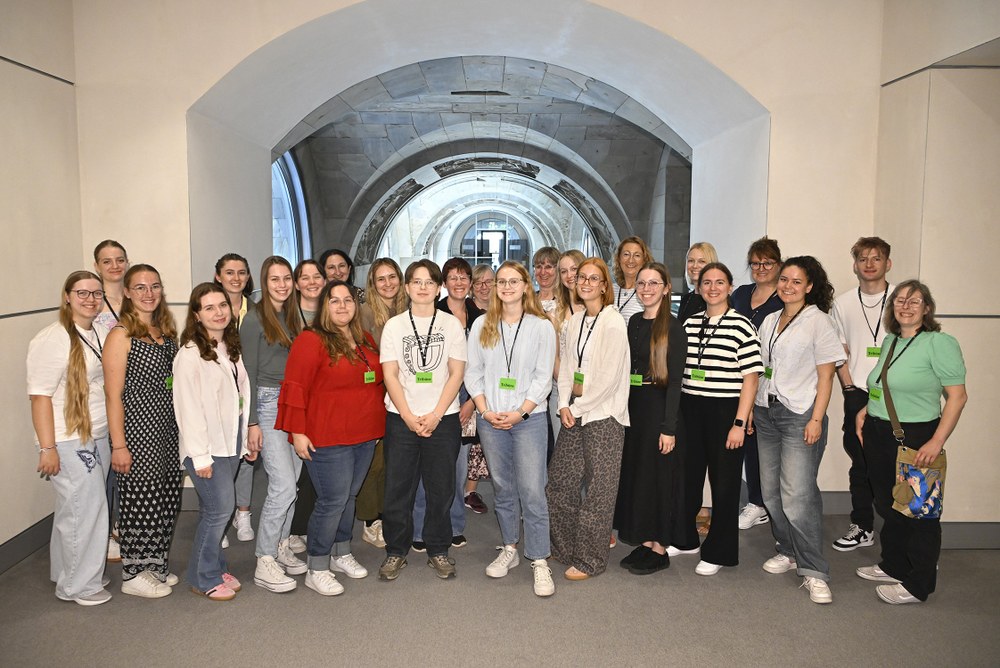 Auf den Spuren von Politik, Geschichte und Gleichstellung: Exkursion des Gleichstellungsbüros ...